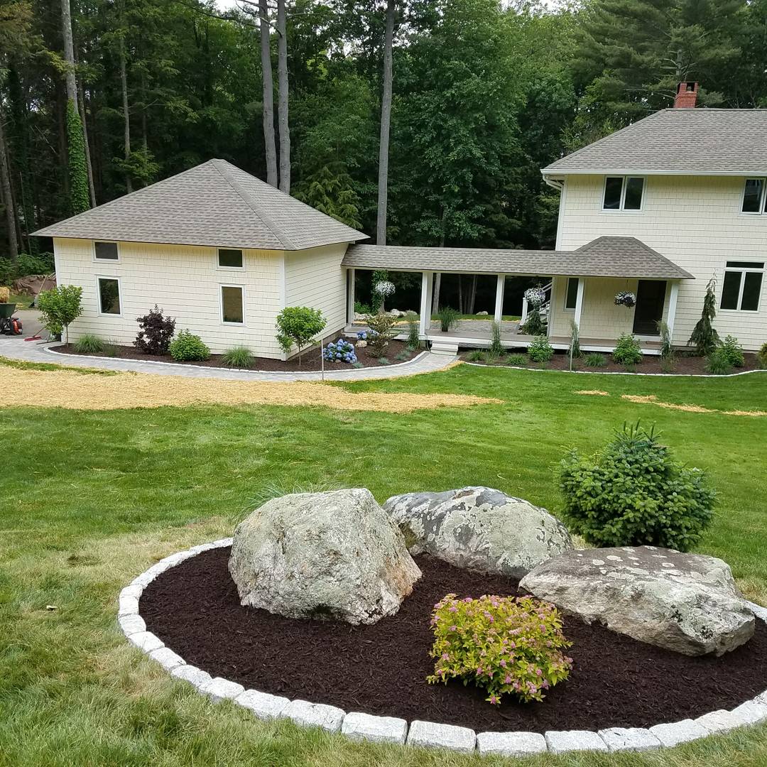 Landscape Mulching - Century Oaks Landscaping